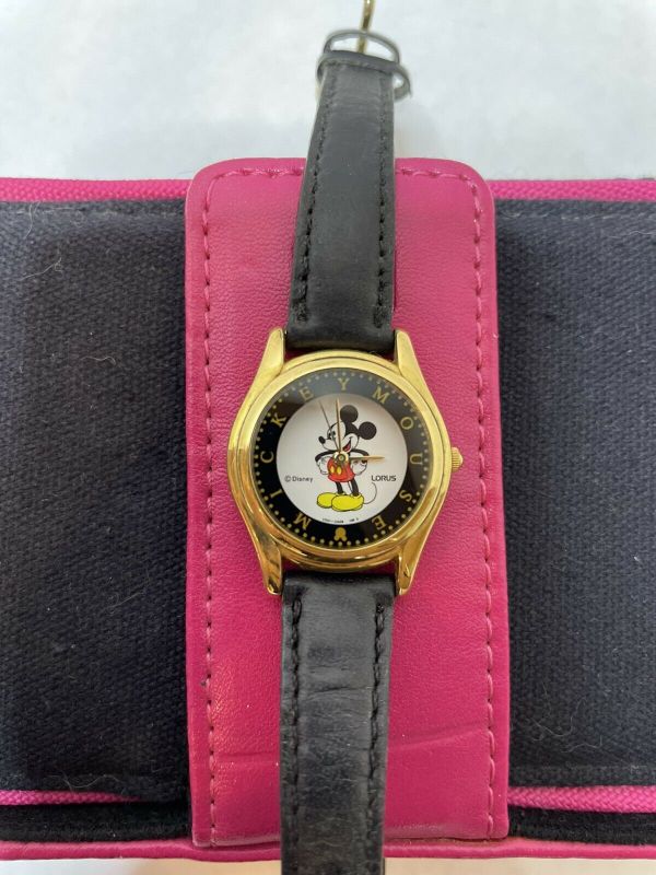 Women ' S Vintage MICKEY MOUSE Watch By LORUS V501 - 6R10 Quartz ...