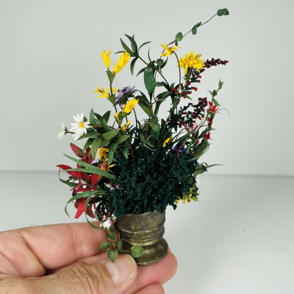 Flower Arrangement (14) By Artisan Sandra Henry Wall In Vince Stapleton ...